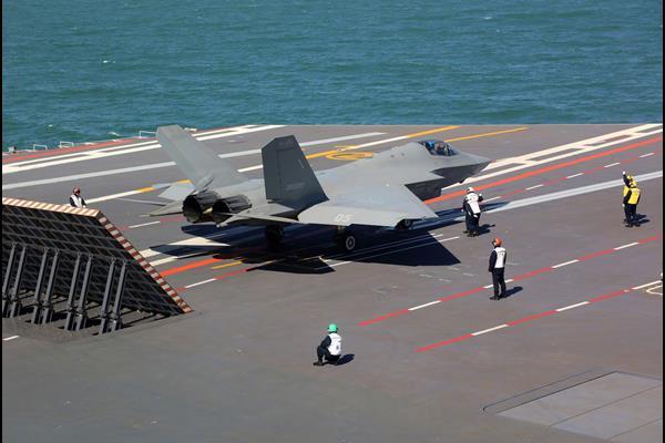 China Fujian aircraft carrier flight tests EMALS electromagnetic launch ...